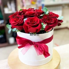 Send flowers to Bulgaria with BGFlorist - 9 red roses in a round box ...